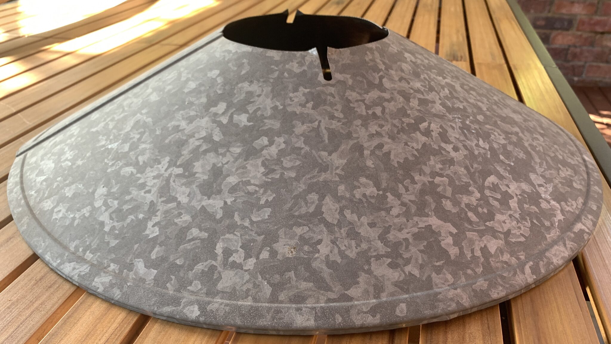Galvanised shade 20" with a 6mm x 30mm slot